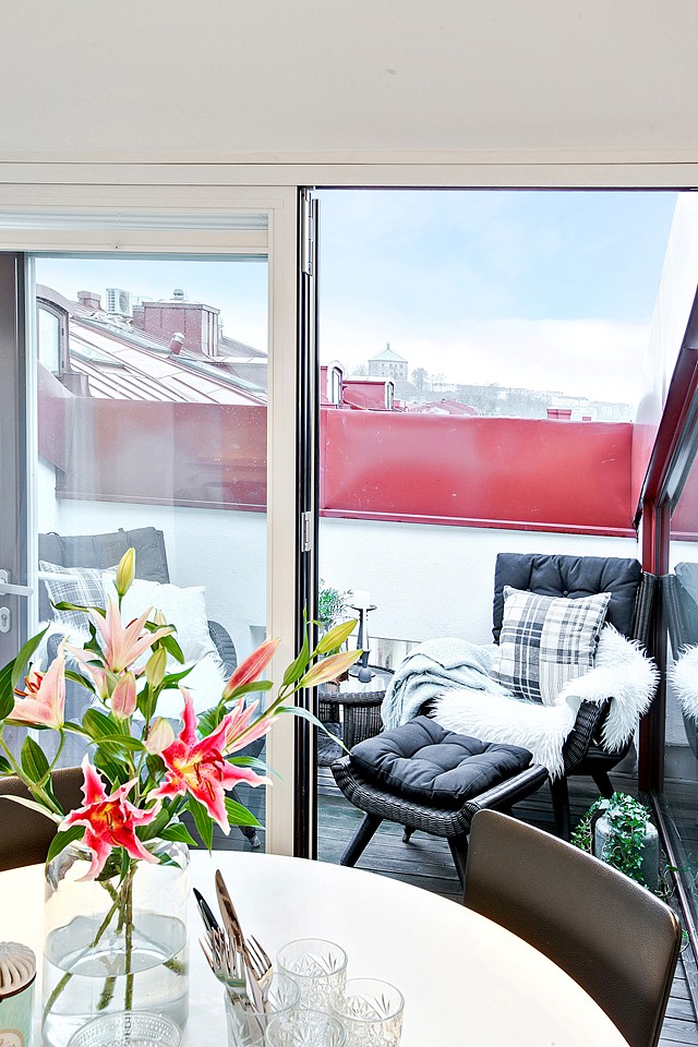 Une terrasse sur les toits rouges
