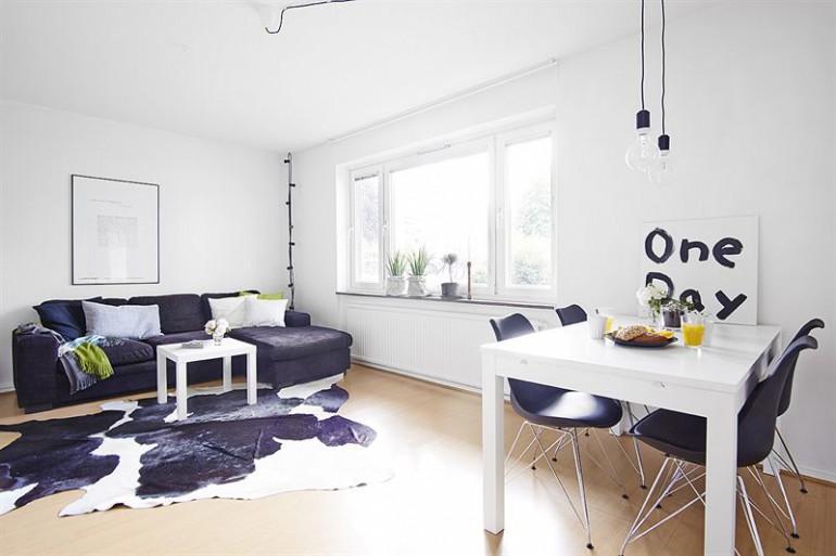 Les petites surfaces du jour : un lit sur estrade dans un studio