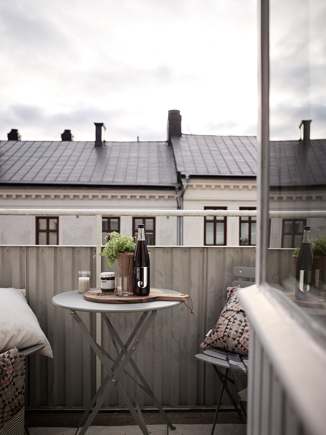 Dans un immeuble de style Bauhaus