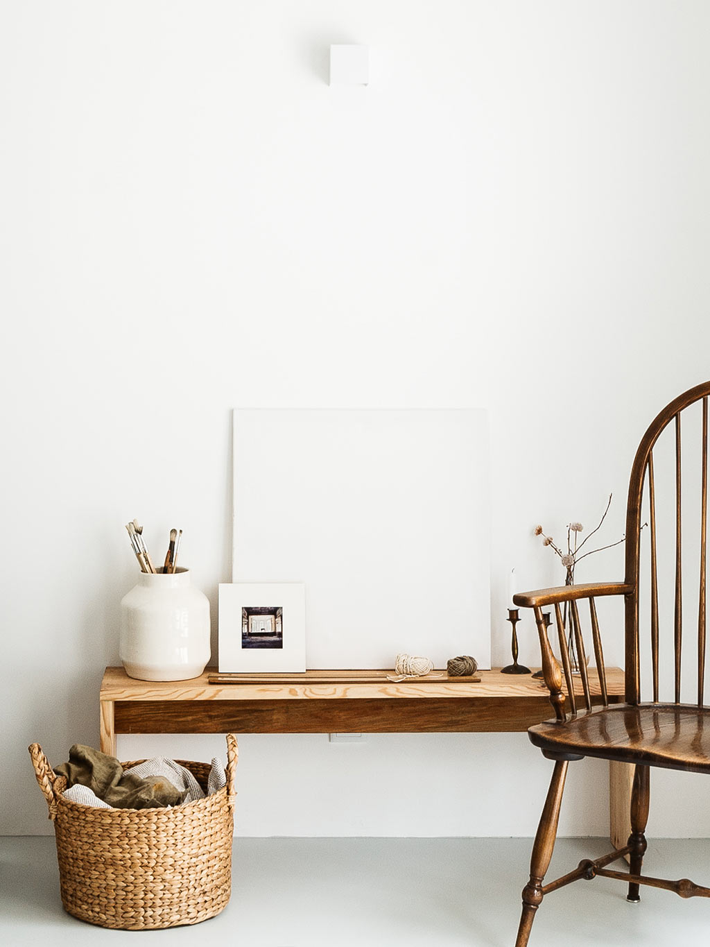 Un studio minimalisme propice à la création à Lisbonne