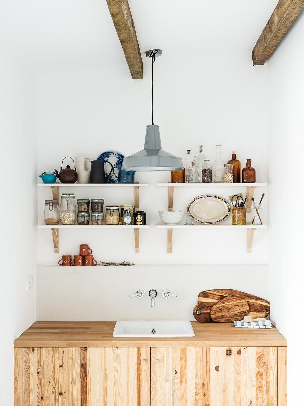 Un studio minimalisme propice à la création à Lisbonne