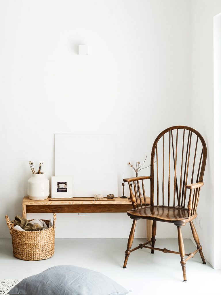 Un studio minimalisme propice à la création à Lisbonne
