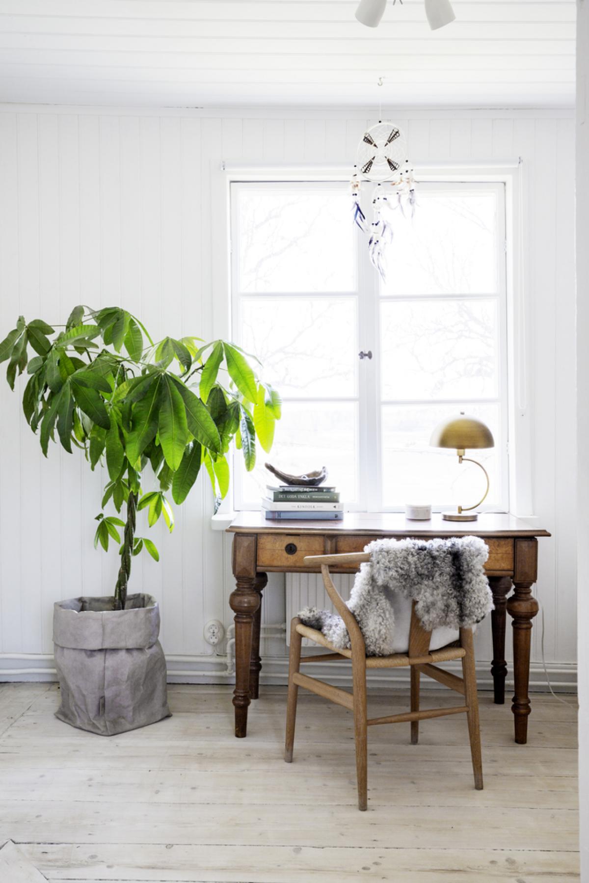 Charme rustique dans la maison rouge | PLANETE DECO a homes world ...