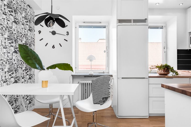 Un grand studio design, gris et graphique