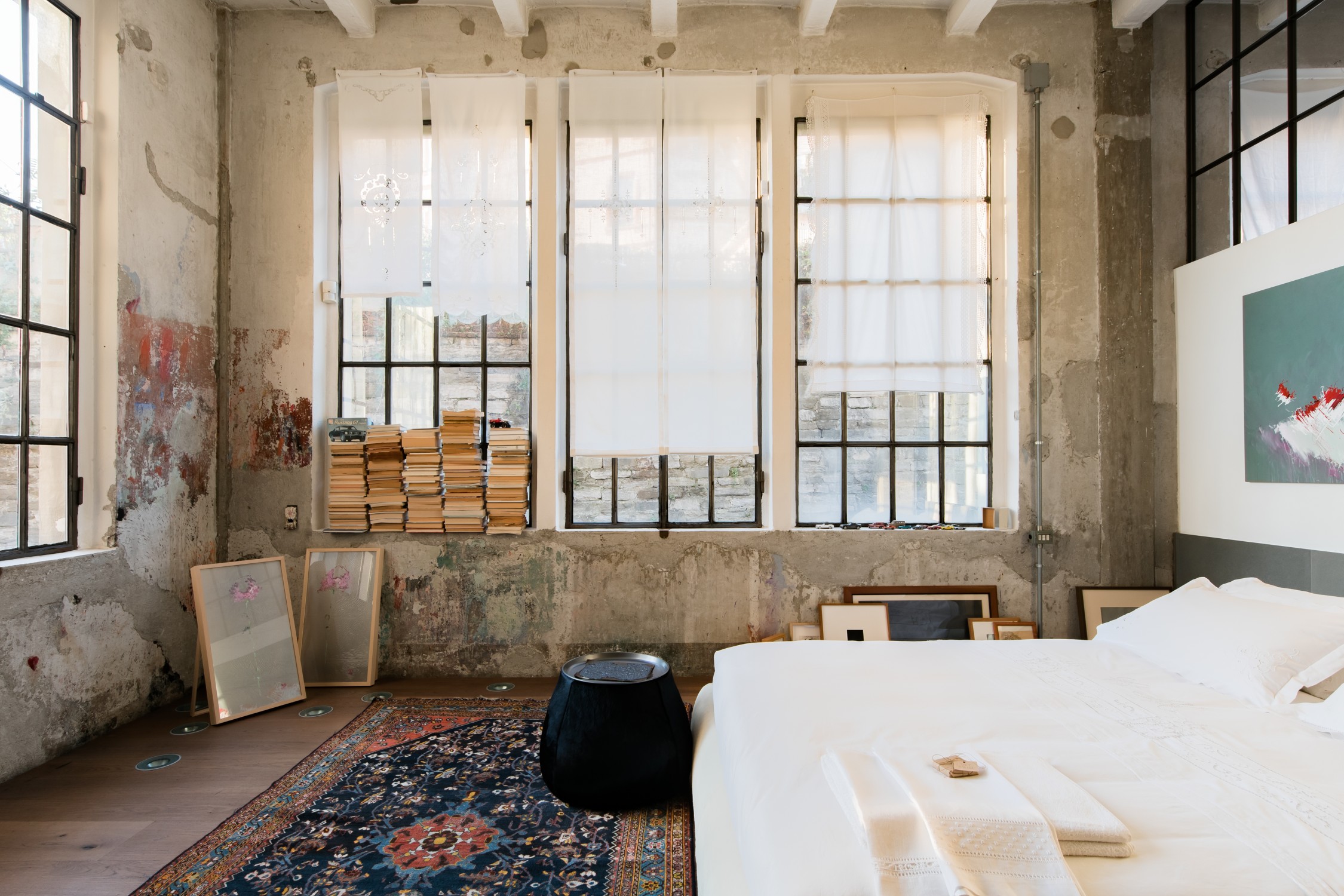 Un loft de style industriel comme un atelier d'artiste