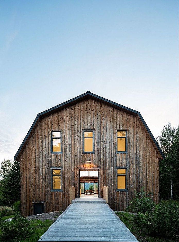 Une décoration simple pour une ancienne grange rénovée par un studio de ...