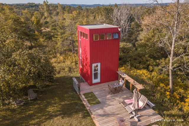 Une tiny house de 9m2 comme une tour de guet