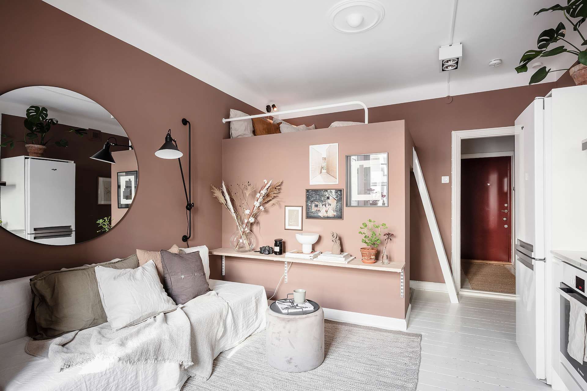 Ce studio nous prouve qu'il est possible d'installer un dressing dans ...