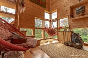 Une tiny house de 9m2 comme une tour de guet