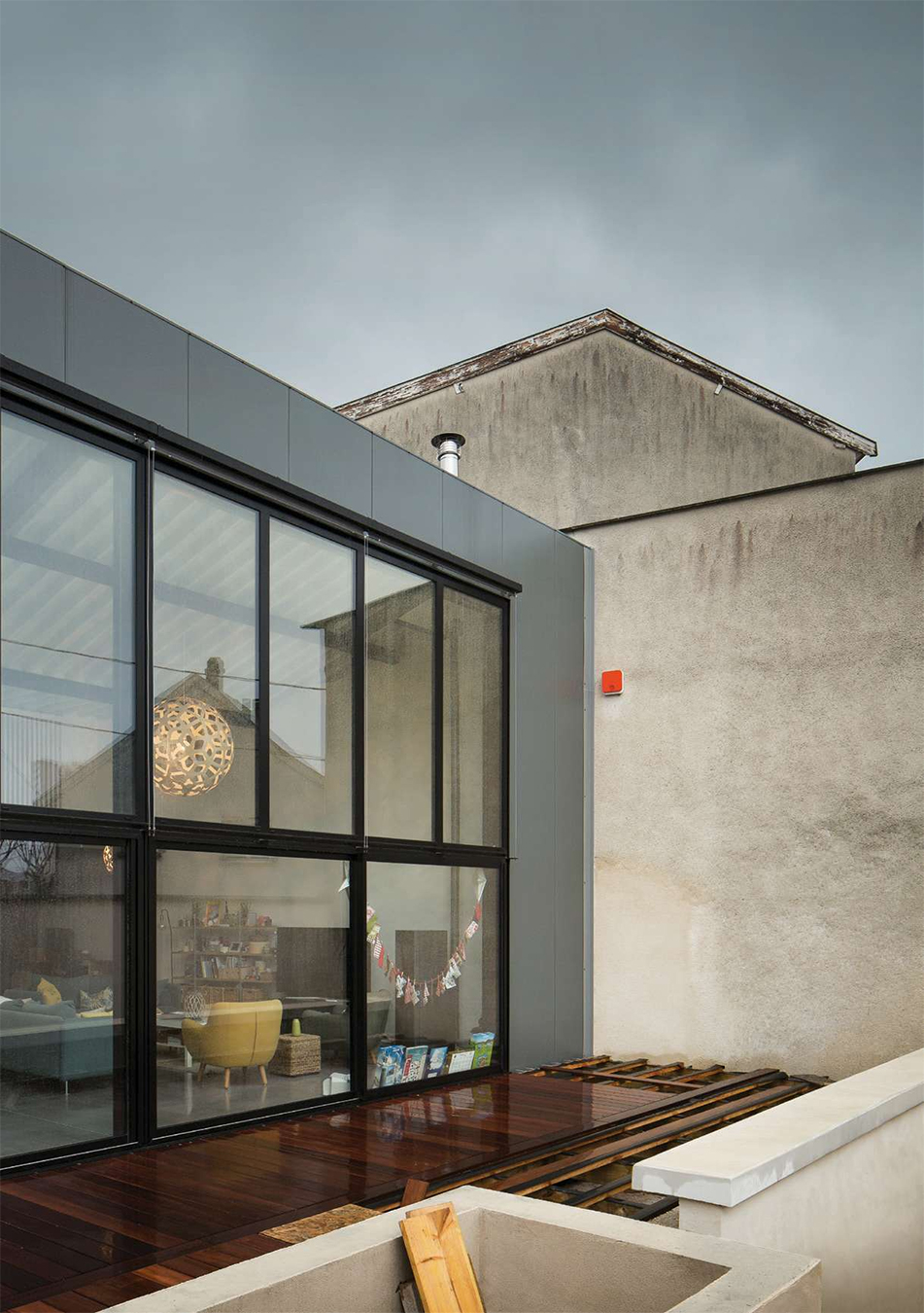 Cette maison loft d'architecte a été construite avec un budget plus que ...