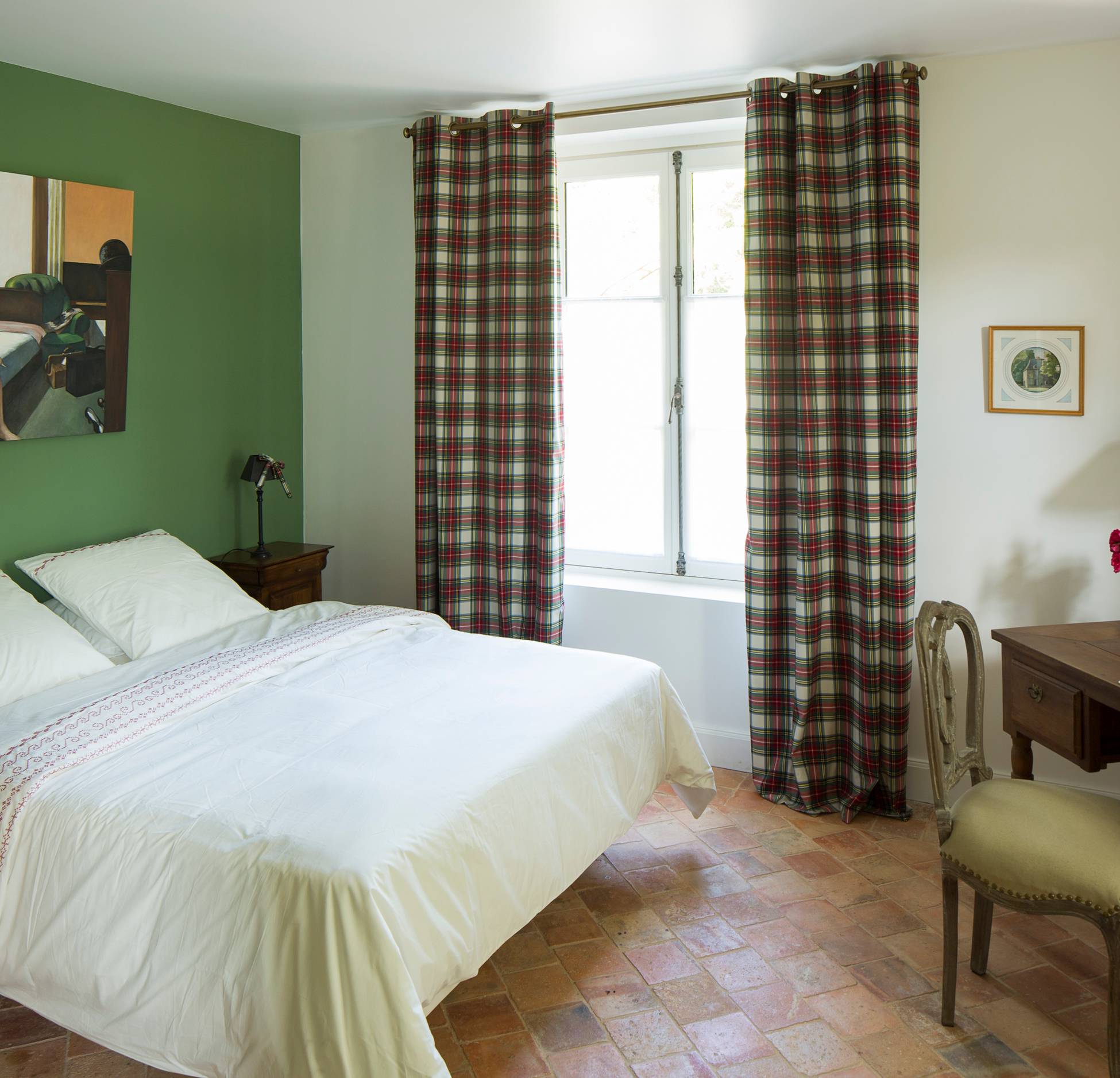 Une maison à la décoration chaleureuse et colorée près de Paris