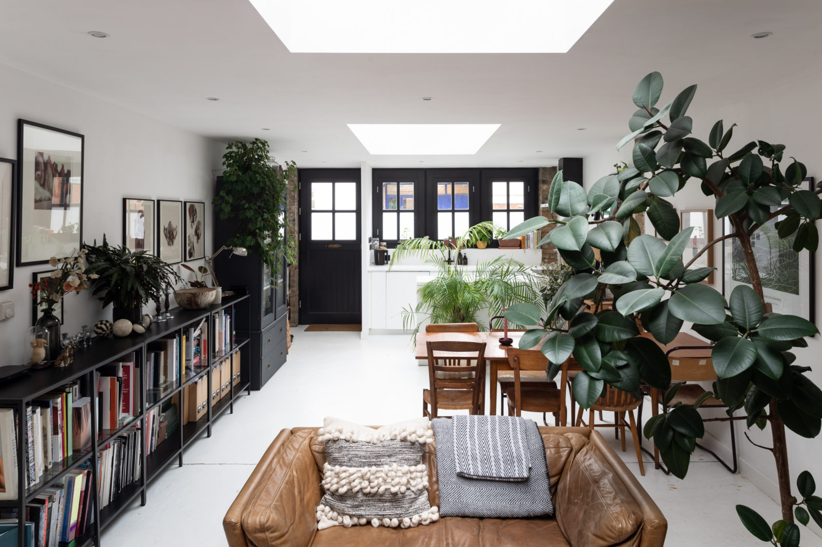Une maison façon loft avec une charmante cour dans un ancien entrepôt