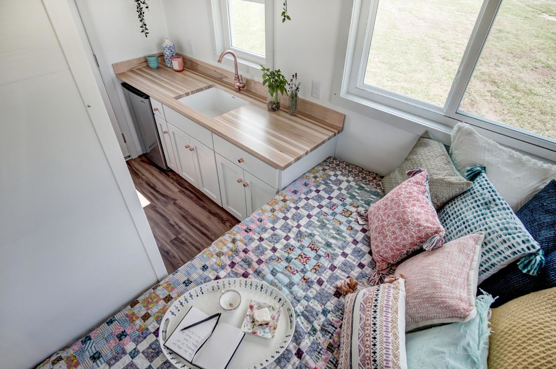Cette tiny house à la décoration bohème fait moins de 10m2