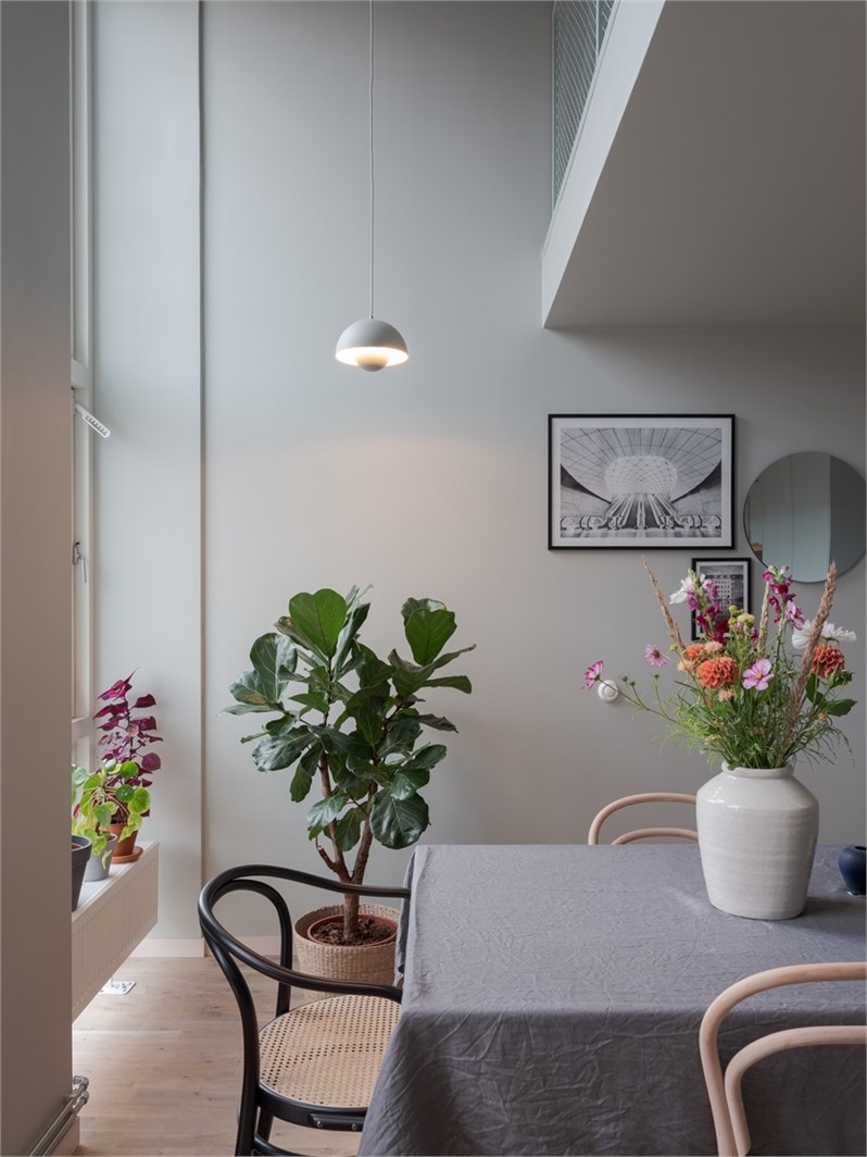 La cuisine est au coeur de cet appartement en duplex de 49m2