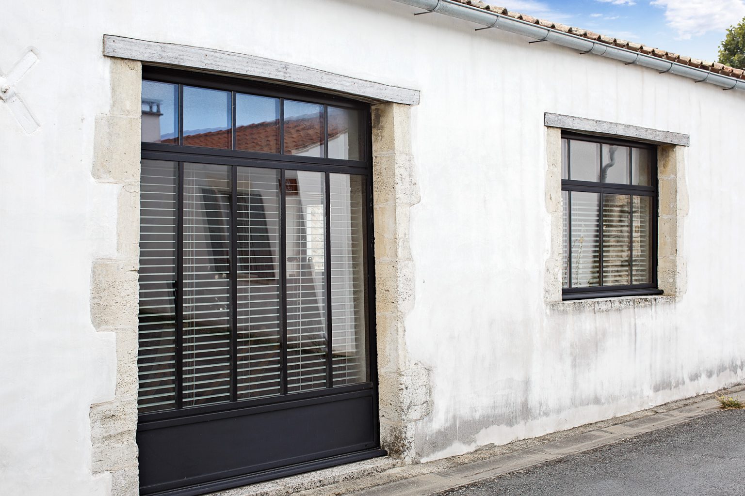 Cette ancienne forge a été réhabilitée en maison loft de 70m2 avec un ...