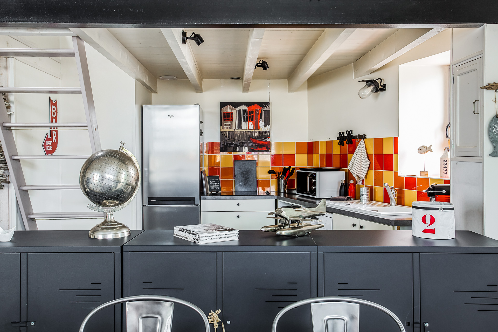 Cette ancienne forge a été réhabilitée en maison loft de 70m2 avec un ...