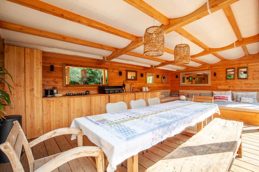 Une maison en bois style cabane à la pointe du Cap Ferret