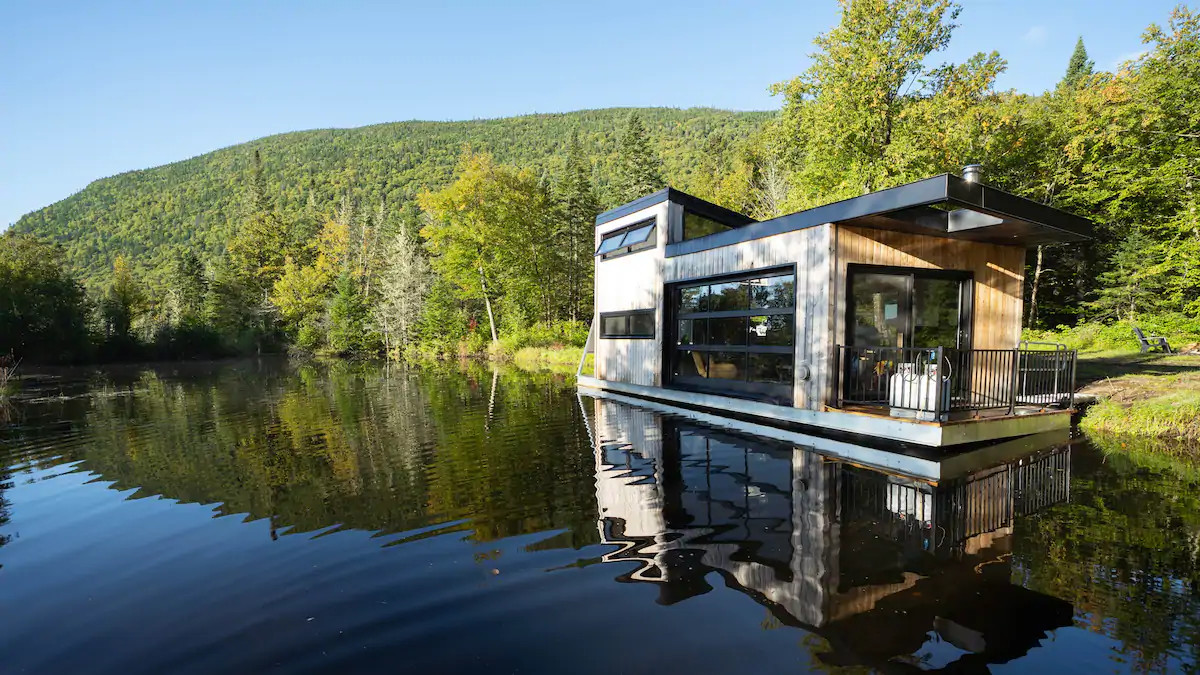 Une cabane sur l'eau pour profiter de la nature au Québec