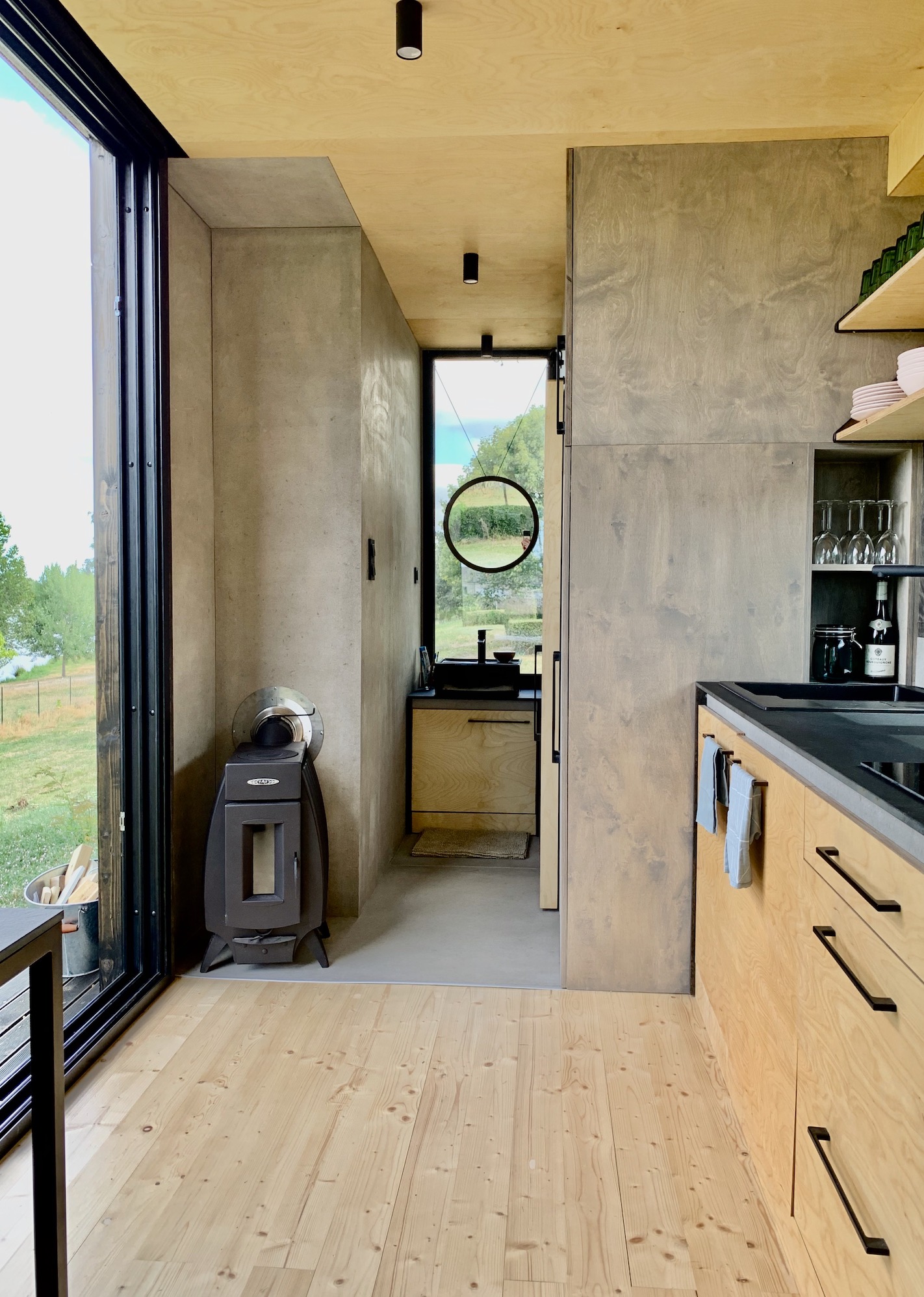 Cette mini maison en bois de 20m2 est 100% conçue par une entreprise ...