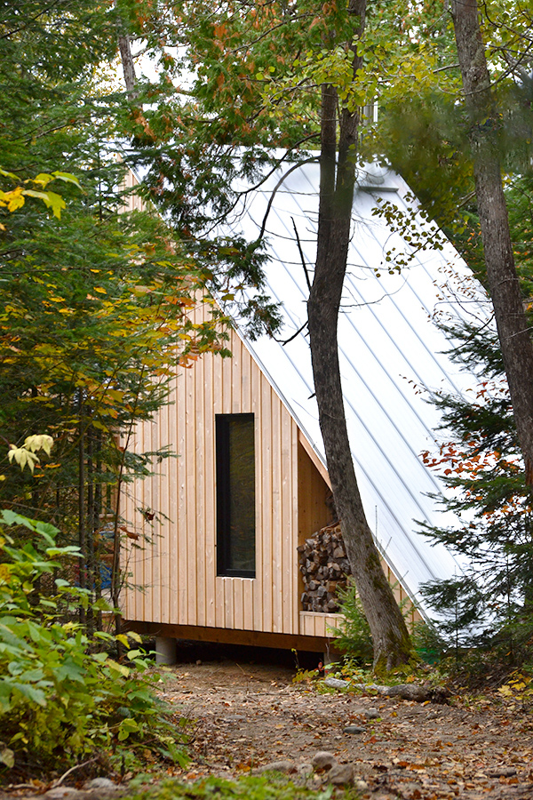 Cette mini cabane design de 13m2 est inspirée par les maisons A Frame