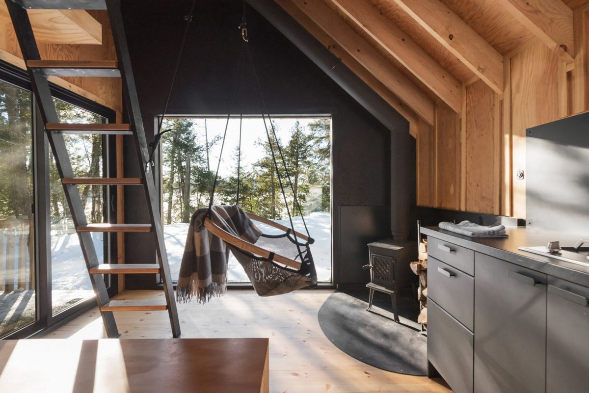 Cette mini cabane design de 13m2 est inspirée par les maisons A Frame