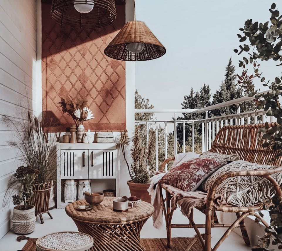 Comment décorer son balcon dans un style bohème pour le printemps?