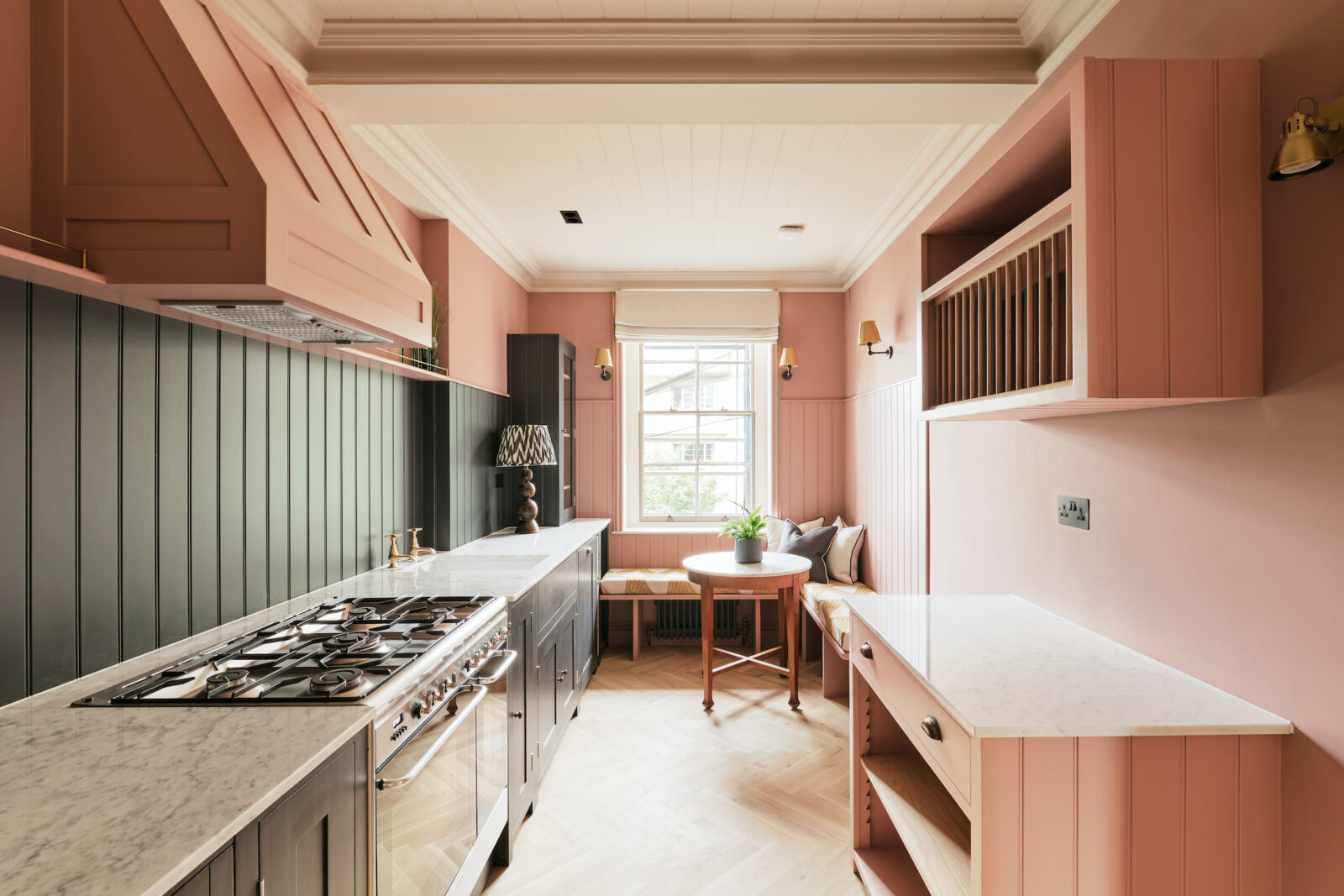 Une cuisine équipée Neptune dans un appartement historique