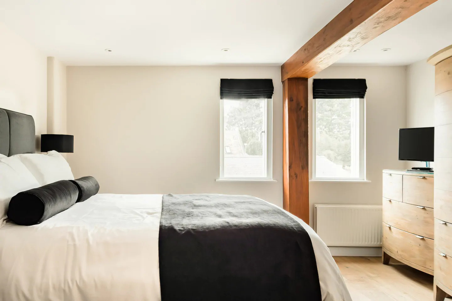 Charme rustique chic pour une grange rénovée en style contemporain