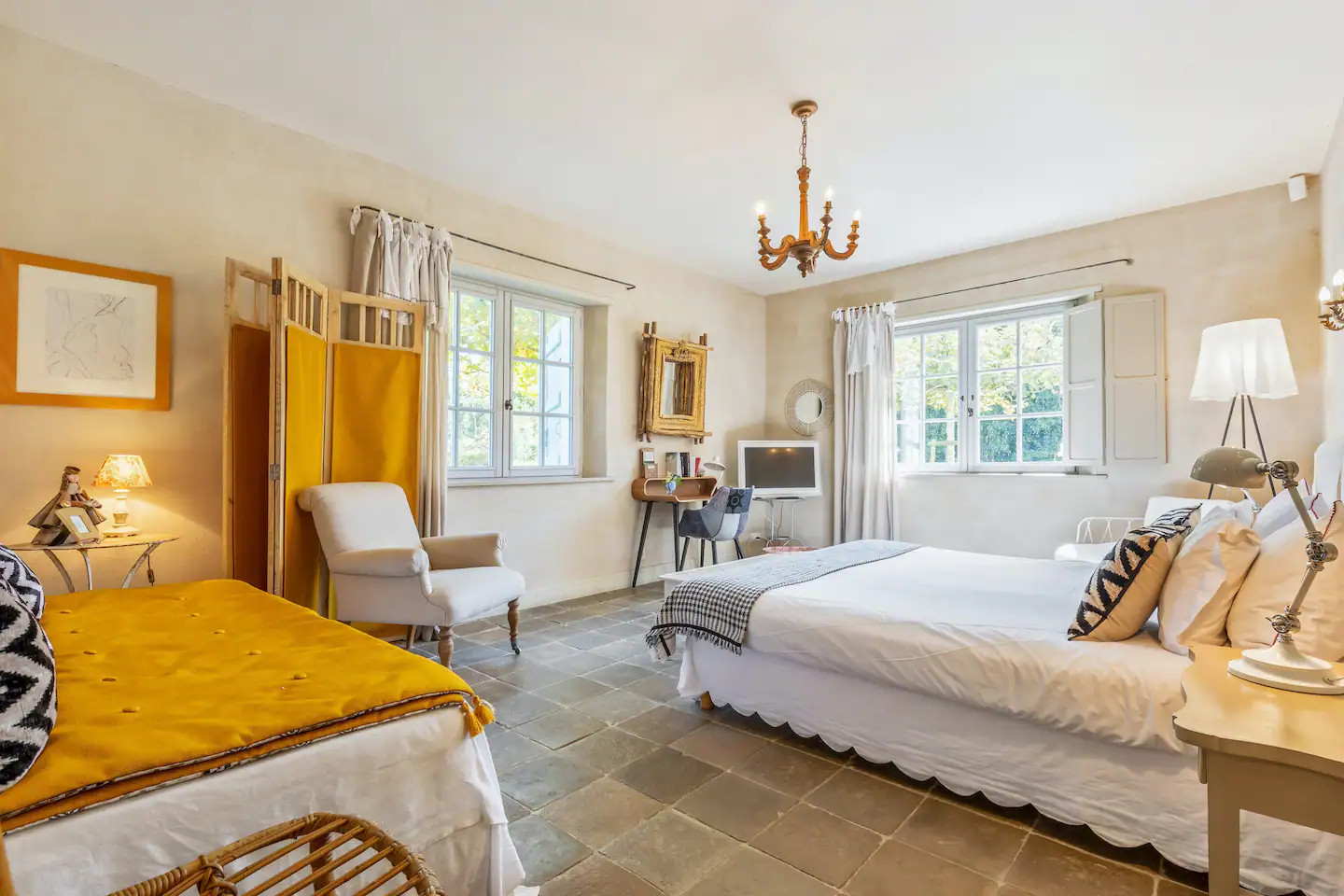 Une villa typique du Pays Basque français à la décoration authentique