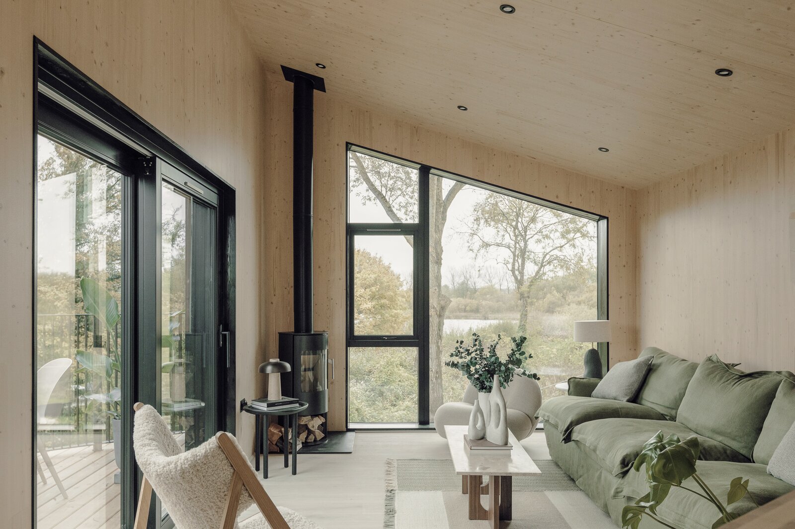 Une maison en bois minimaliste par Koto Design dans les Cotswolds