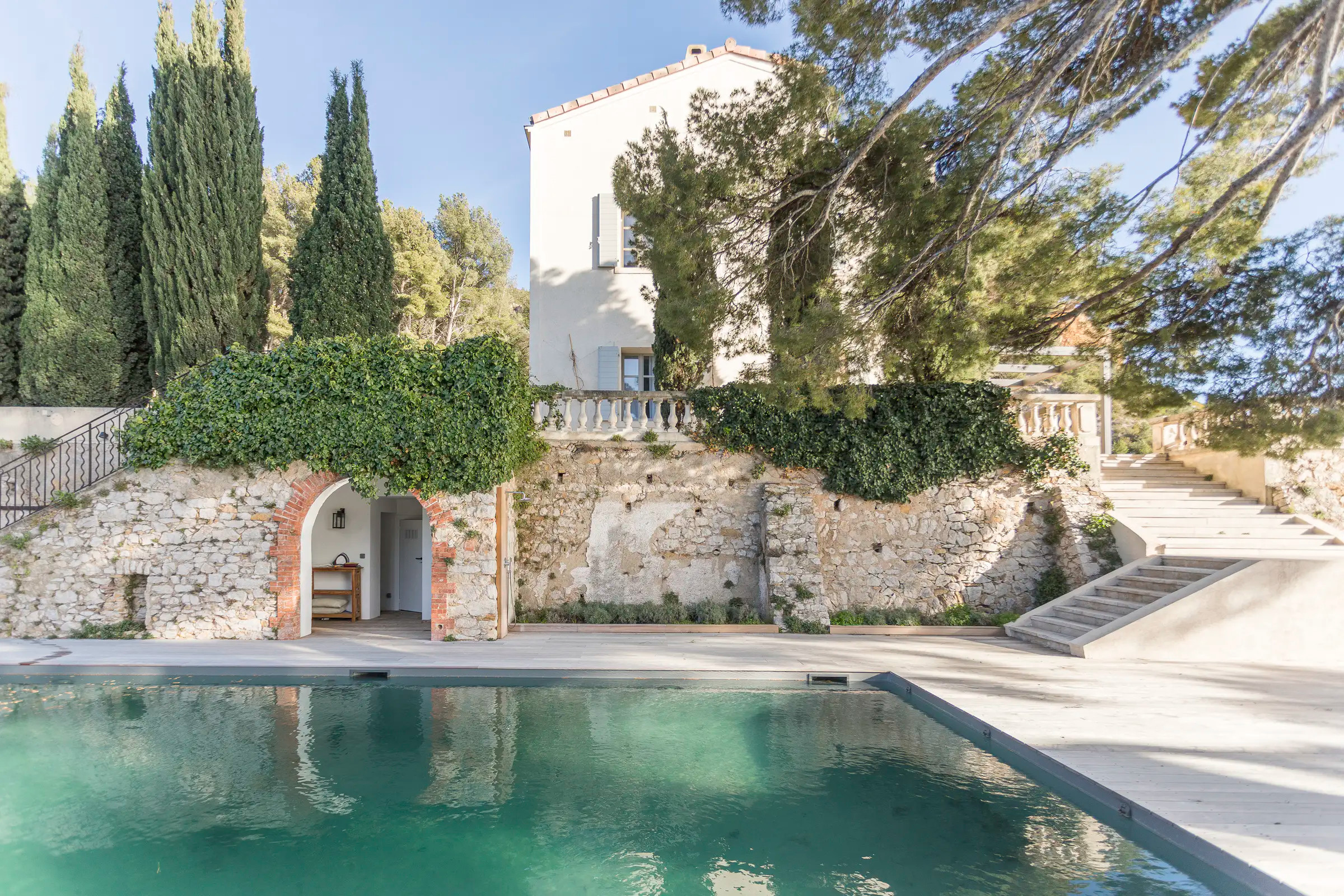 Une villa contemporaine avec vue sur les calanques de Cassis