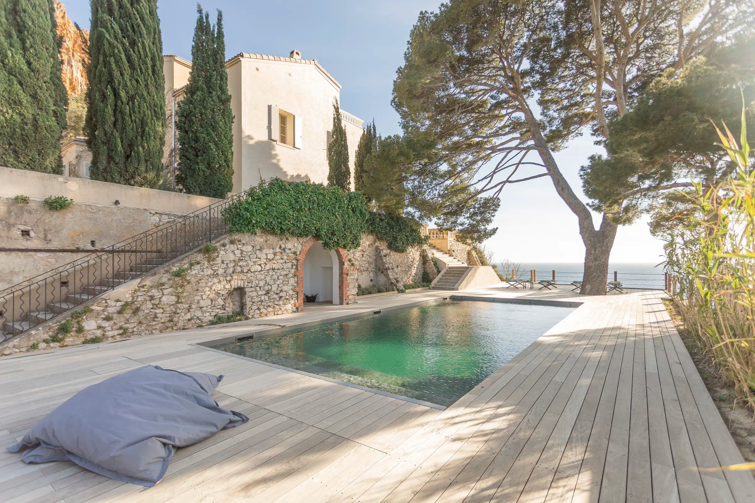 Une villa contemporaine avec vue sur les calanques de Cassis