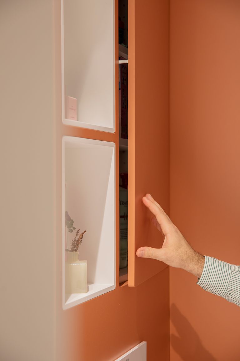 Le salon et la cuisine sont conçus autour d’un meuble pivot