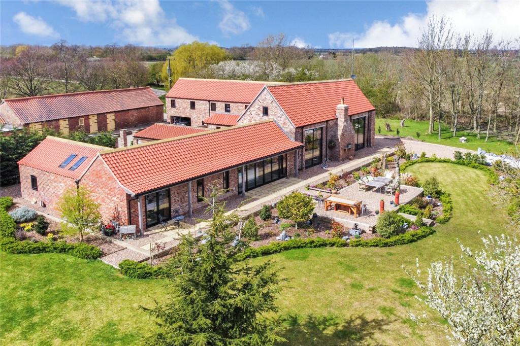 Une grange anglaise ancienne rénovée dans la campagne