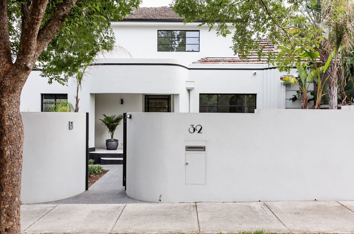 Une maison au style Art déco en Australie et sa piscine en mosaïque