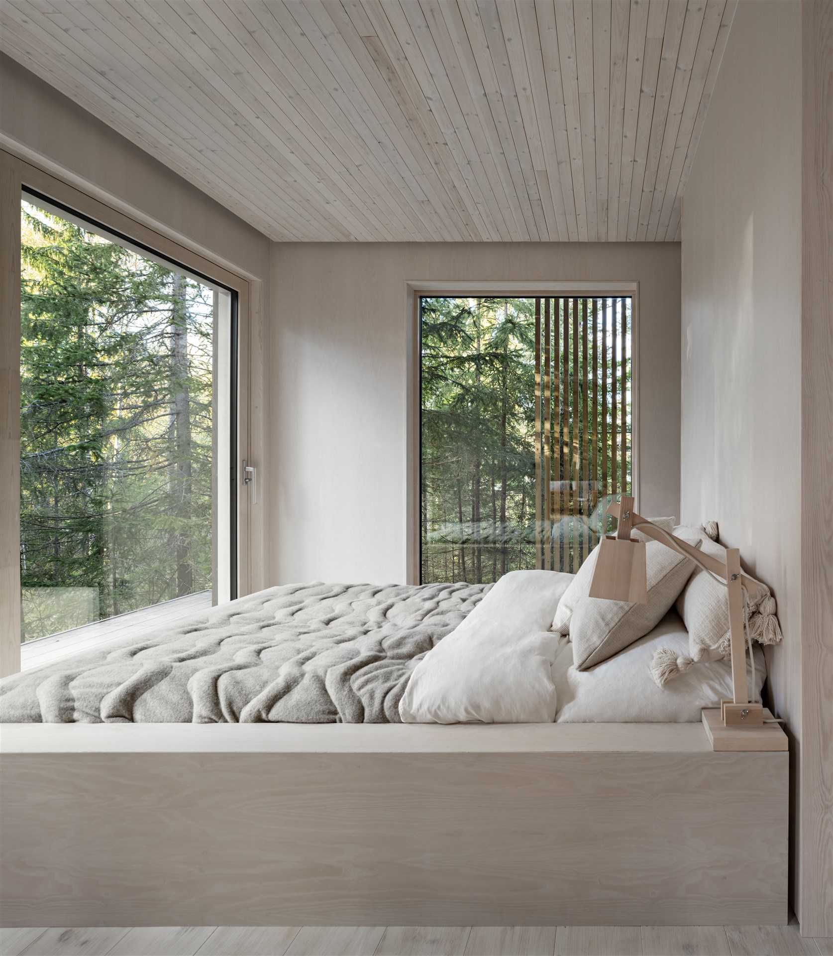 Une mini maison de 42m2 construite par une architecte dans la forêt