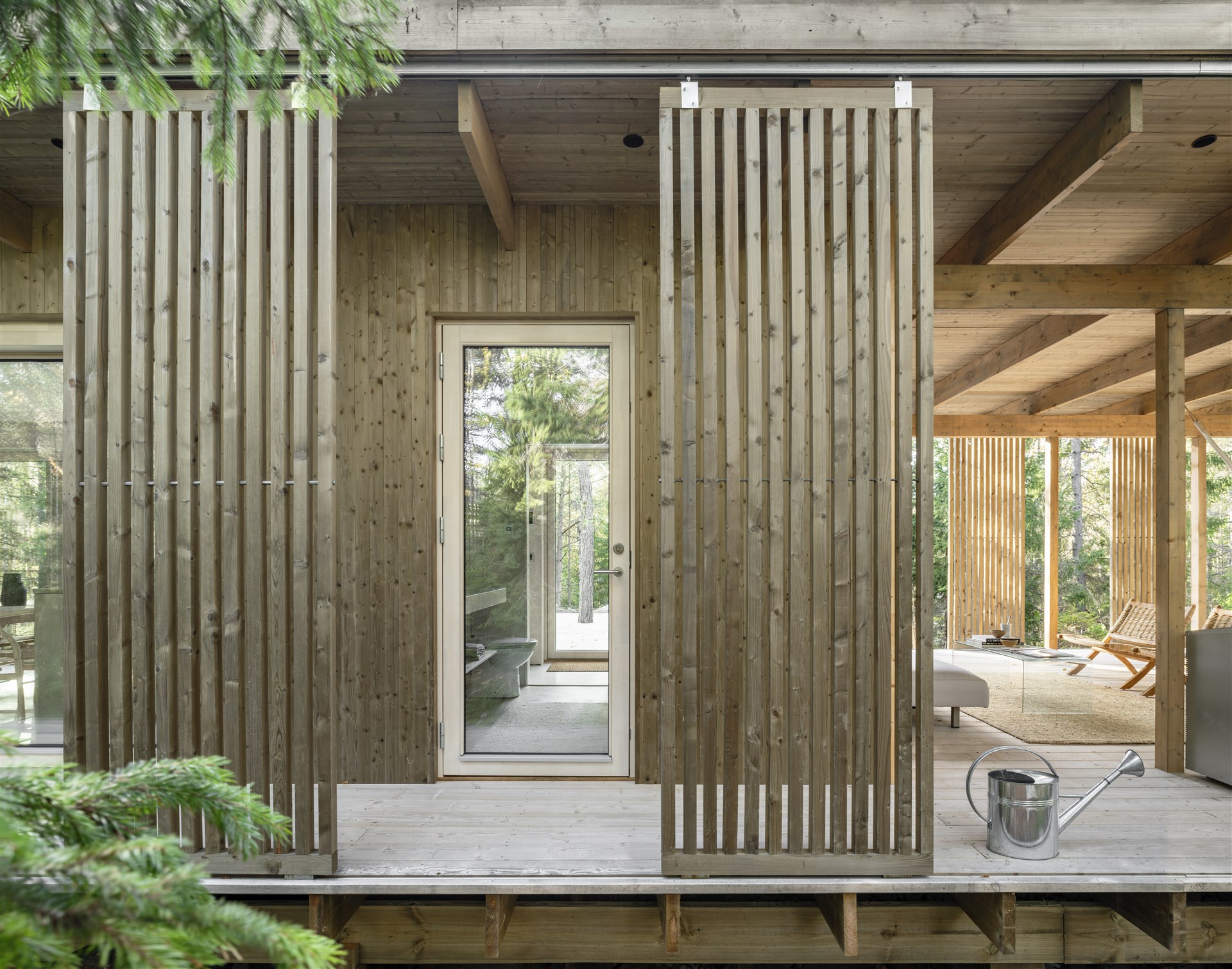 Une mini maison de 42m2 construite par une architecte dans la forêt