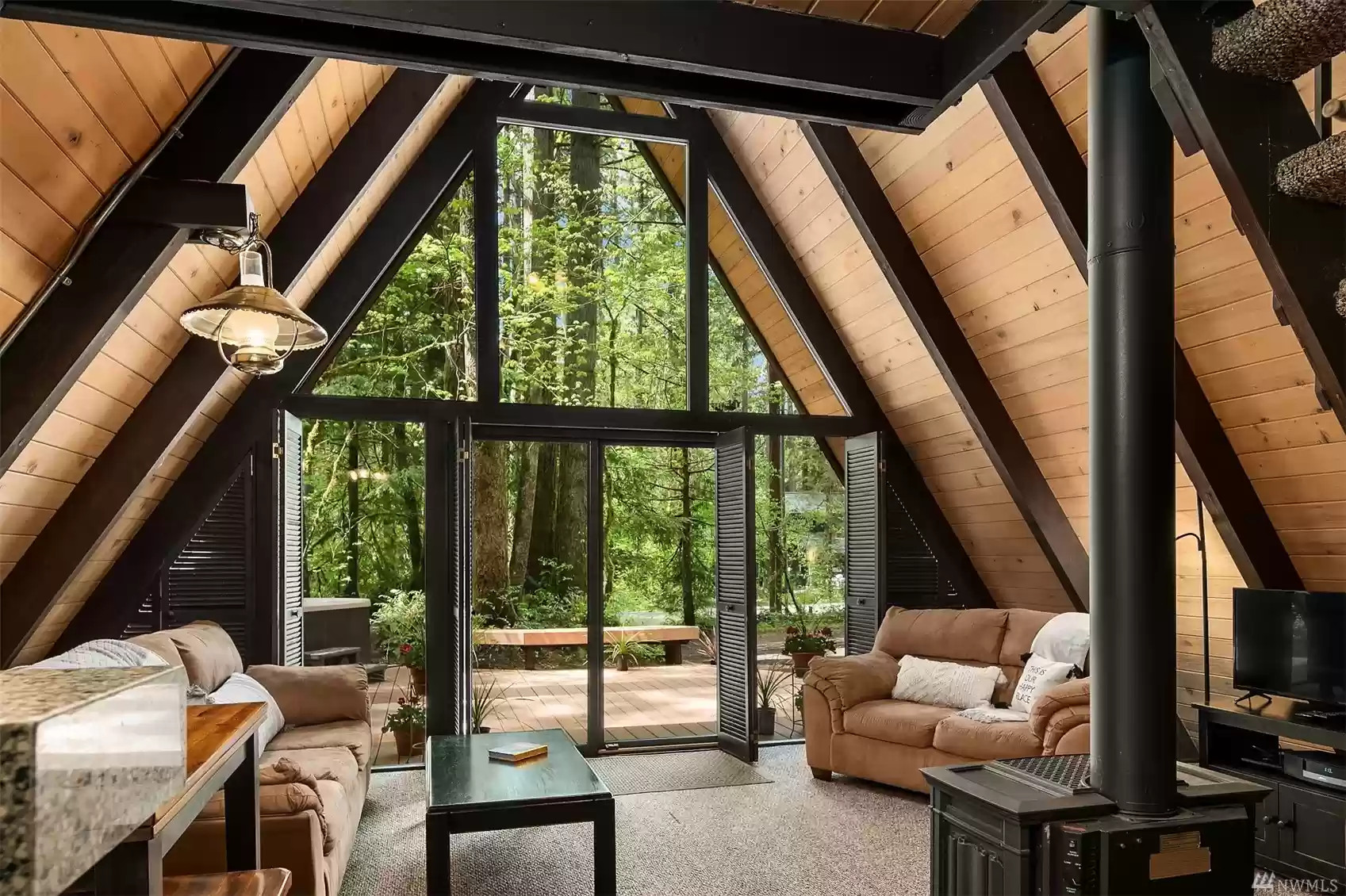 Une maison A-Frame de 61m2 en pleine nature près d'une rivière