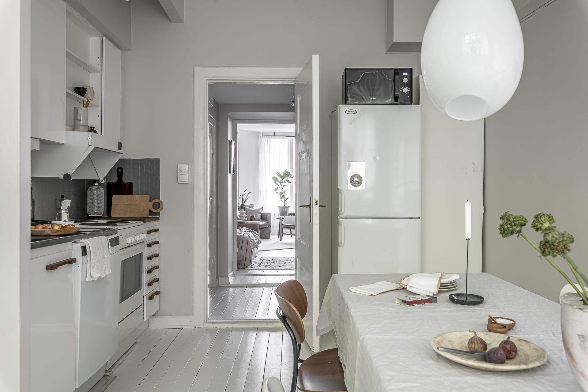 Un luxueux studio de 50m2 avec une grande cuisine séparée