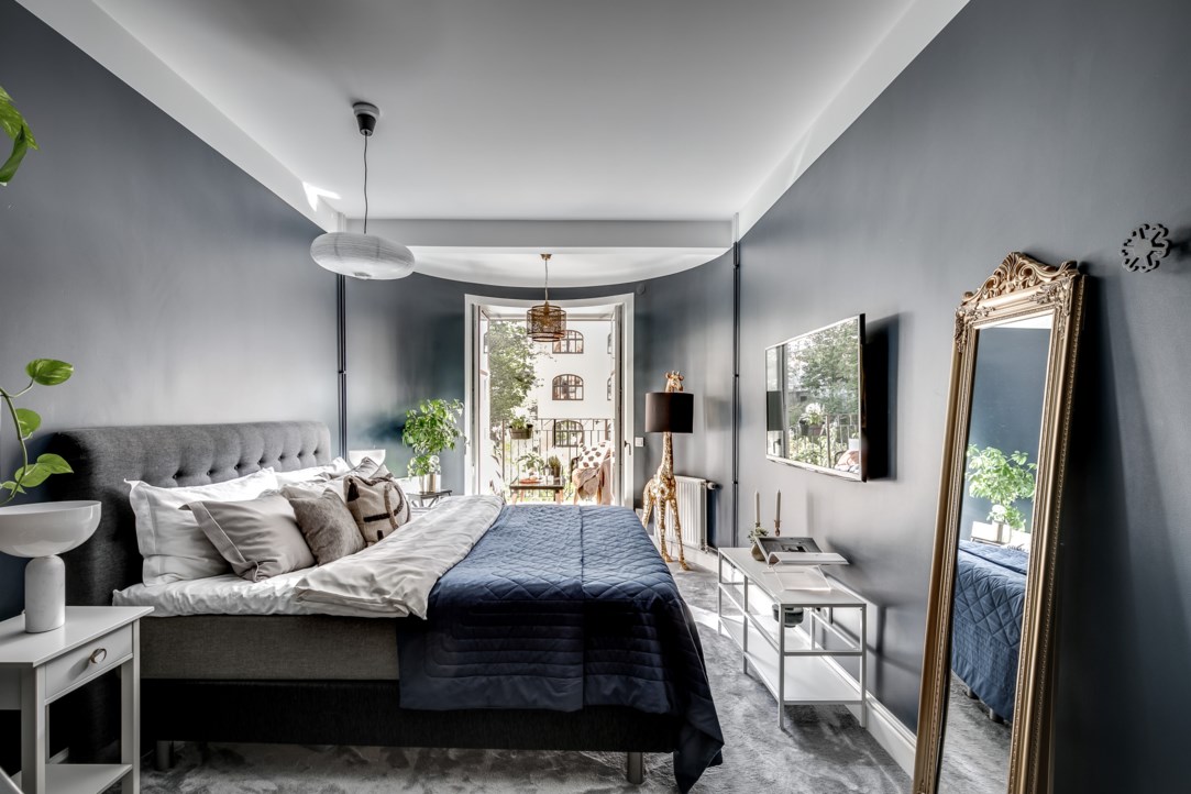 Un appartement centenaire de deux-pièces de 46m2 à la décoration bleue