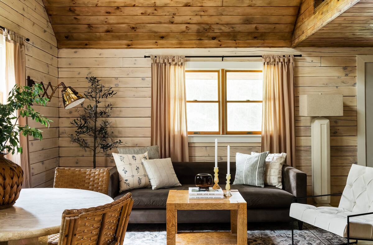 Une maison en rondins authentique rénovée dans le Maine