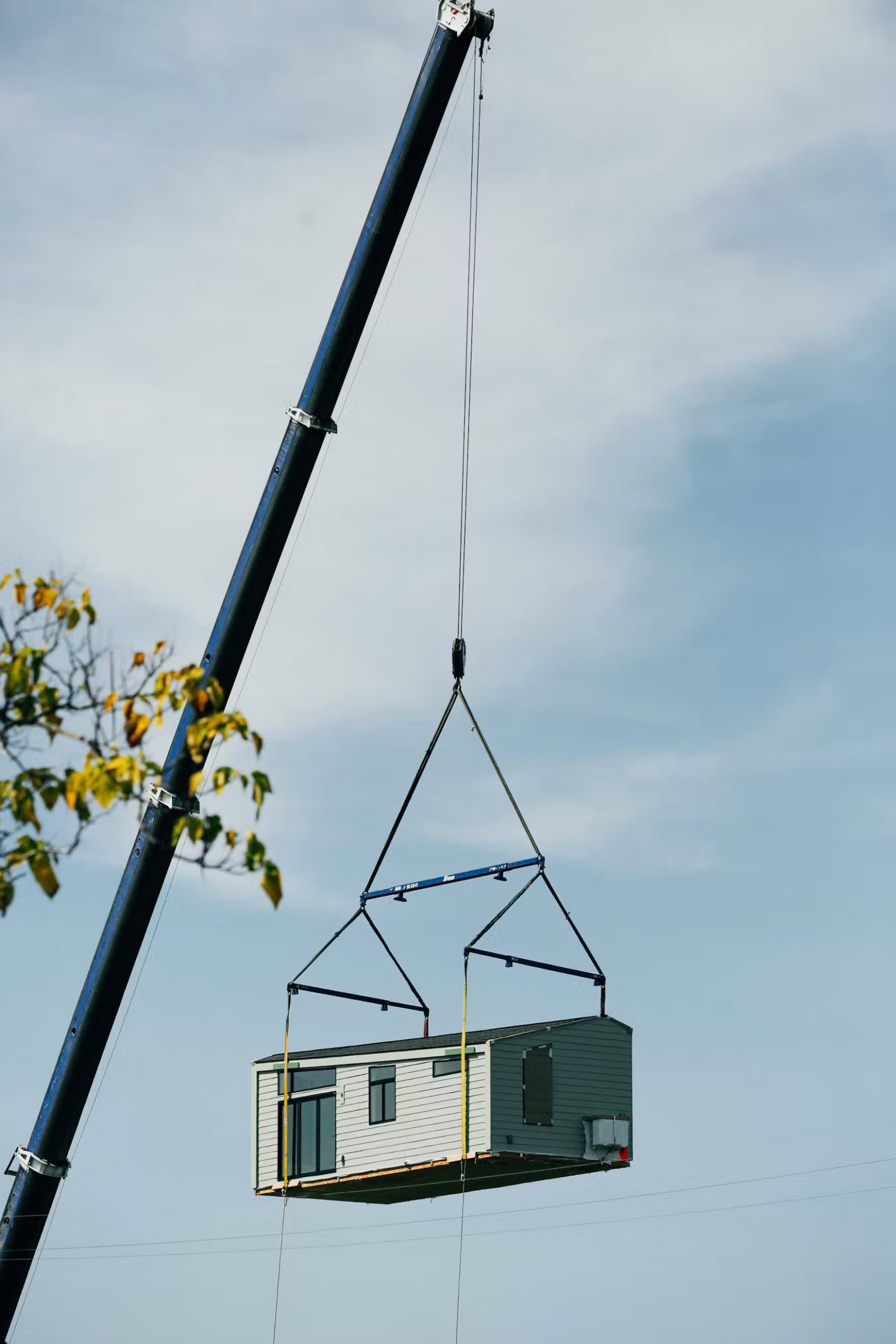 Une petite maison préfabriquée de 50m2 conçue par Dwell pour le jardin ...