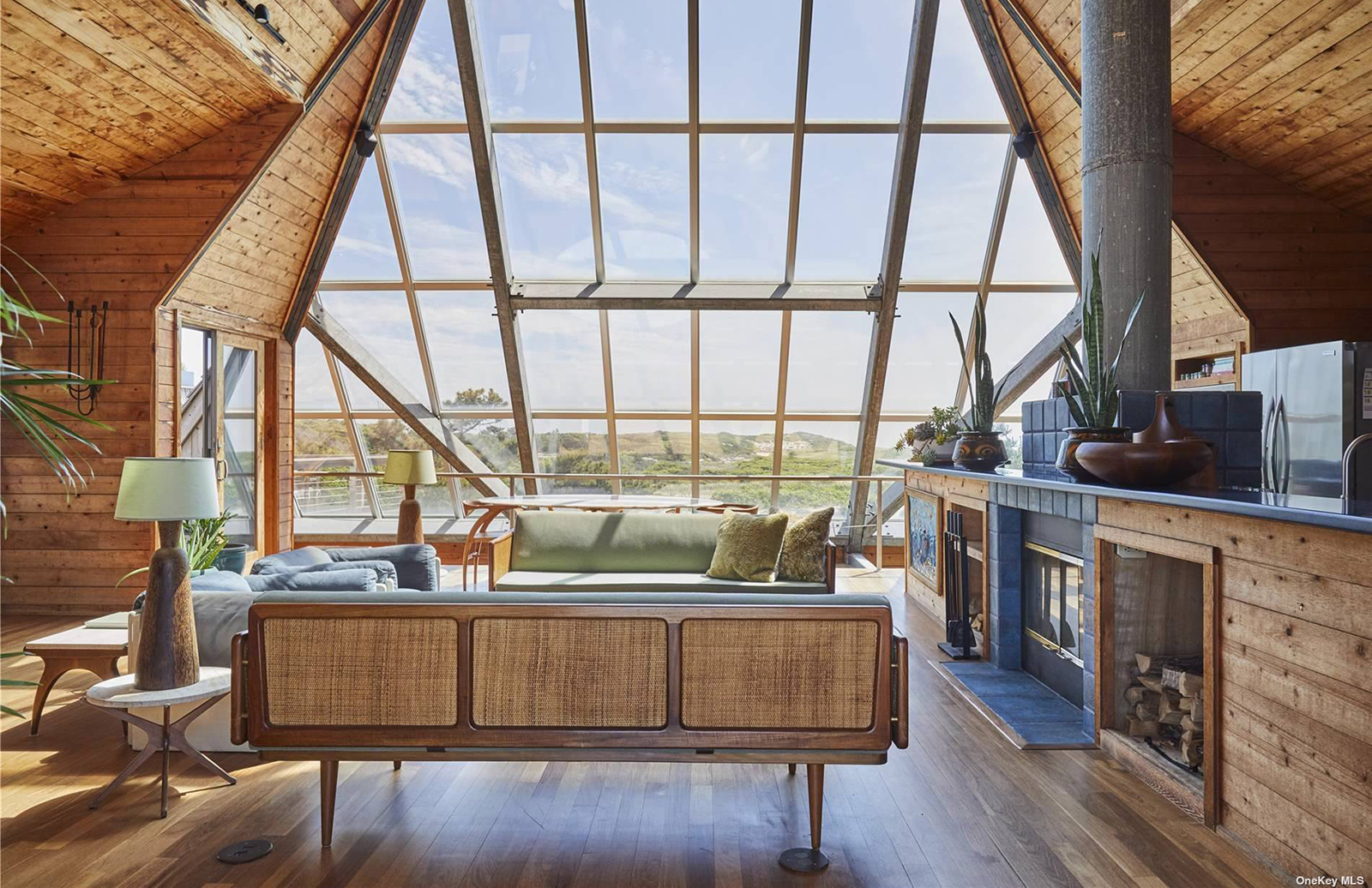 Une maison légendaire et vitrée à Fire Island, la Pyramid House