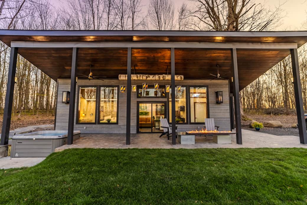 Une maison loft en bois de 42m2 et sa terrasse couverte de 50m2
