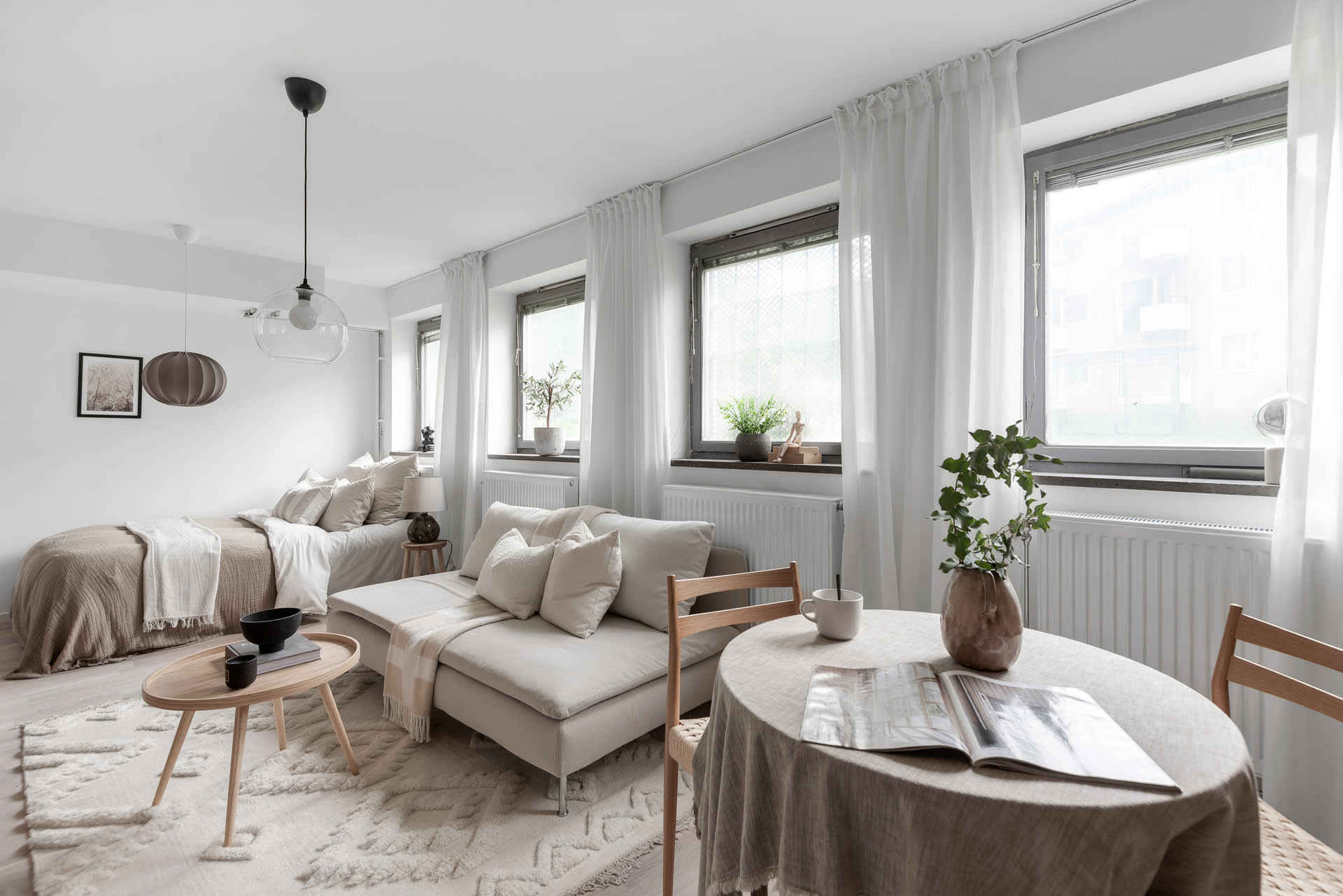 Un studio lumineux de 31m2 à la décoration beige et scandinave