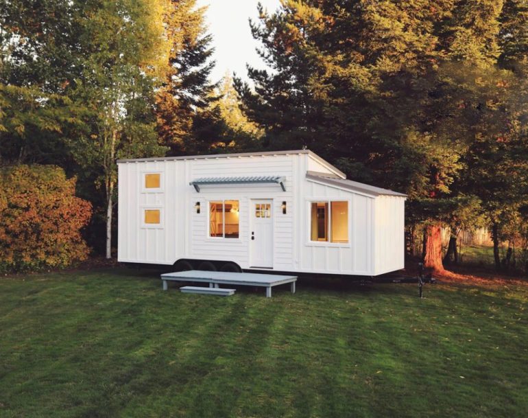 Cette mini maison container de 45m2 a deux chambres (avec plan)