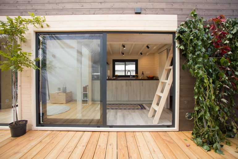 Cette mini maison en bois de 30m2 est française et écologique