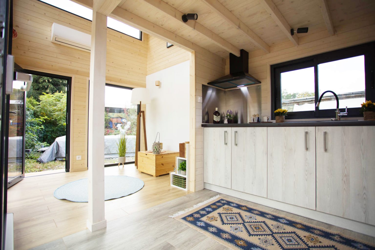 Cette mini maison en bois de 30m2 est française et écologique