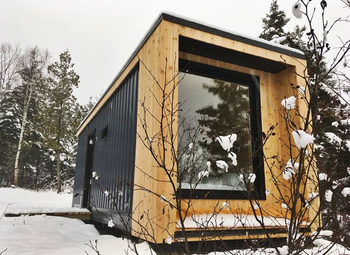 Cette mini maison container de 45m2 a deux chambres (avec plan)