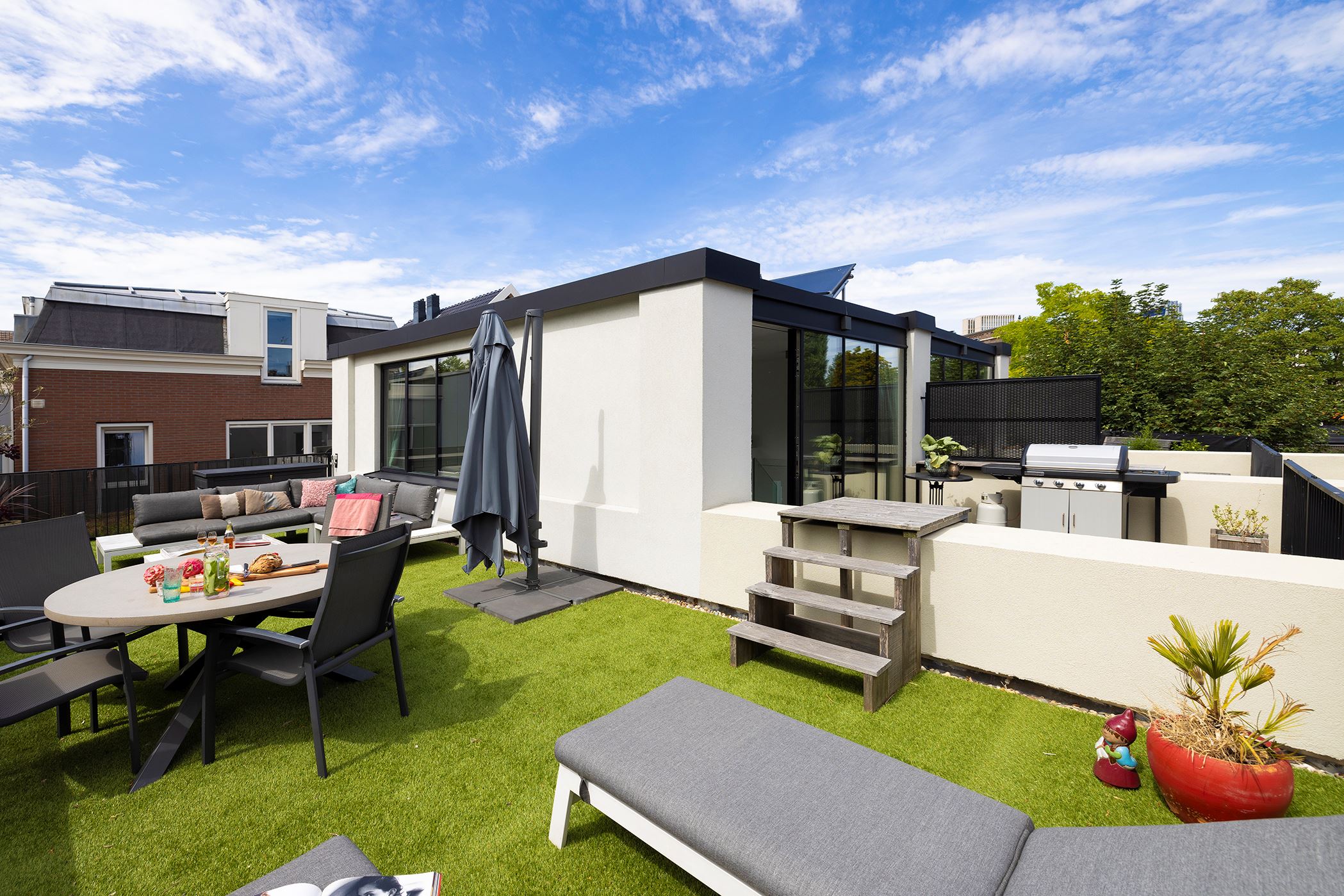 Un loft urbain et multi-niveaux à la décoration moderne à Rotterdam
